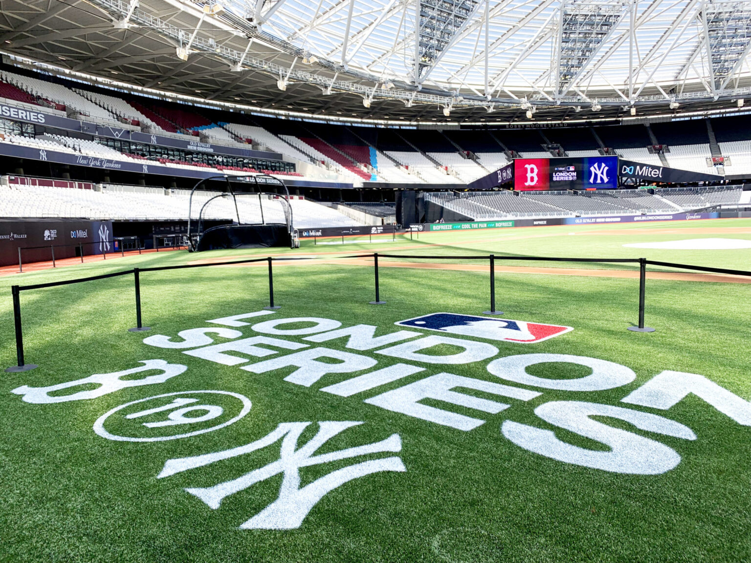 Populous Transforms London Stadium to Host Inaugural MLB London Series ...