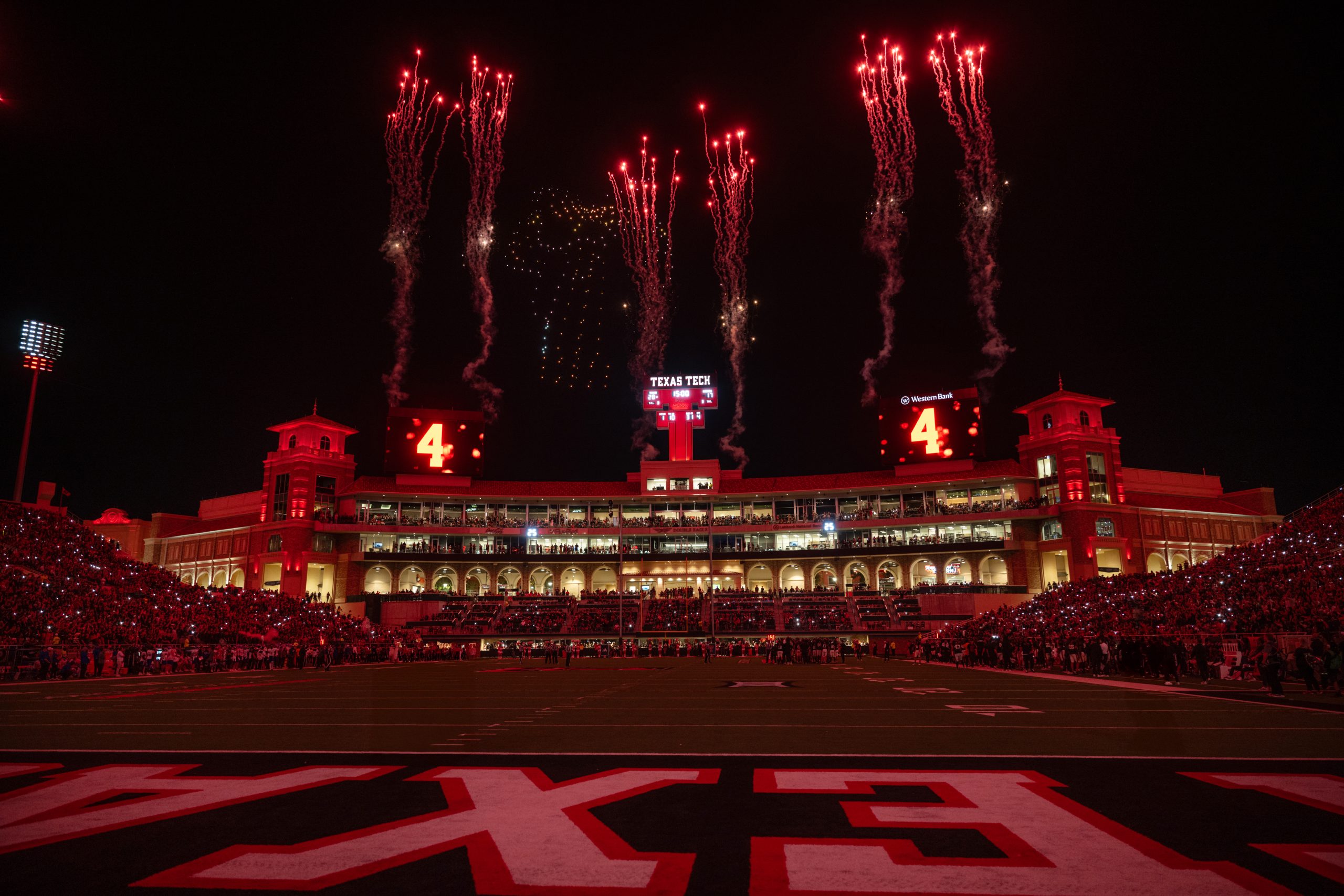 Long Live Legacy: How Evolving Collegiate Stadium Design Stays Rooted ...